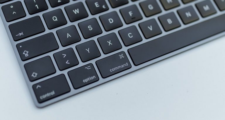 Tab(ulator)-Taste: Funktionen und Anwendung